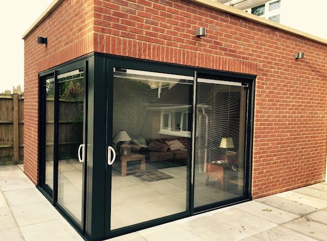 Inline Or Lift And Slide Patio Doors. What Is The Difference? | Newlite